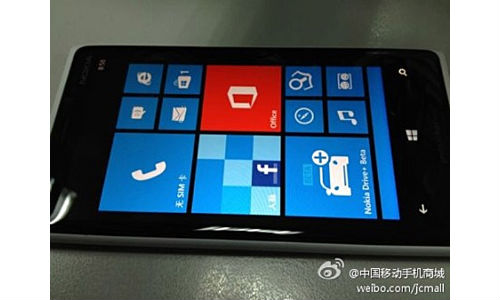 Lumia 920T Spotted in the Wild: How is the Chinese Version Different ...