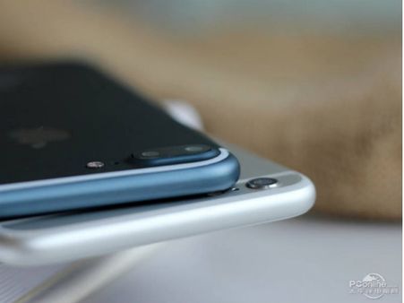PICTURES: iPhone 7 Plus in Deep Blue Color Leaks in Full Glory - Gizbot ...