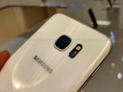 Samsung Galaxy S7 Hands on and first impressions, Up Close And Personal ...