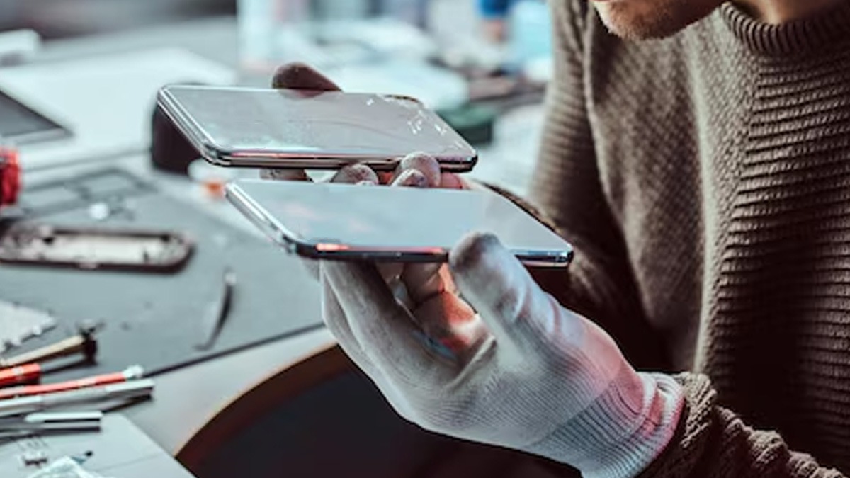 India left China and Vietnam behind in mobile export, Make in India ...