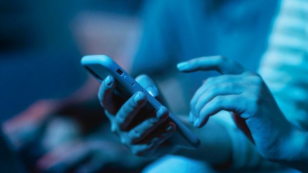 Smartphone hacking signs and safety tips- Hindi Gizbot