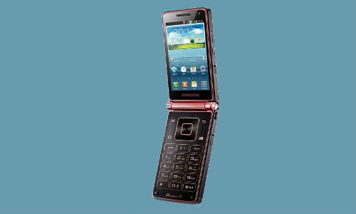 Samsung Galaxy Folder: Nostalgic Flip Phone Running on Android 4.2 ...