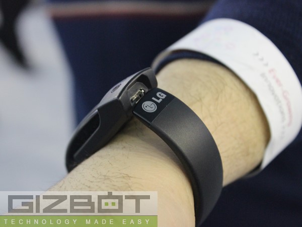 LG Lifeband Touch Hands on and First Look: Records Your Heart Rate ...