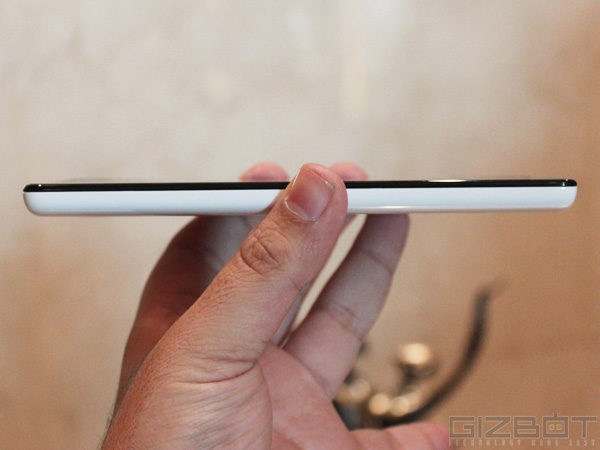 Xiaomi Redmi Note First Look: A Premium Phablet On A Budget - Gizbot News