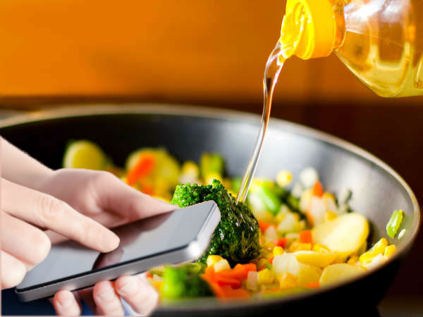 Smartphones pushing millennials to cook - Gizbot News