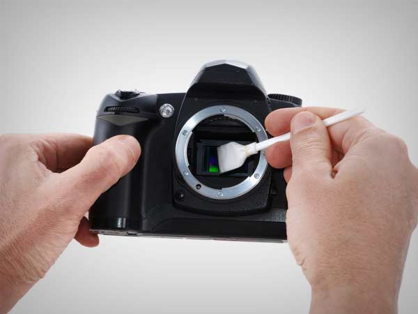 10 Mistakes That Are Draining Your DSLR Camera Battery Life - Gizbot News