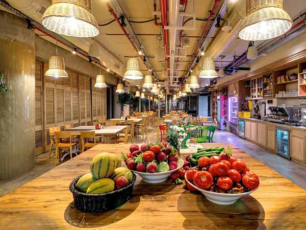 Top 6 Tech Companies And Their Awesome Cafeterias - Gizbot News
