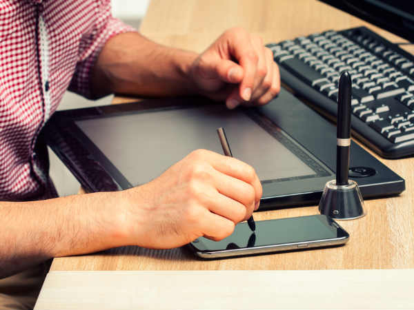 10 Reasons Why Smartphones With A Stylus Are Simply Better - Gizbot News