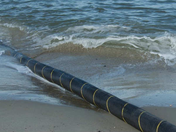 Microsoft, Facebook to build 6,600 km subsea cable for faster internet ...
