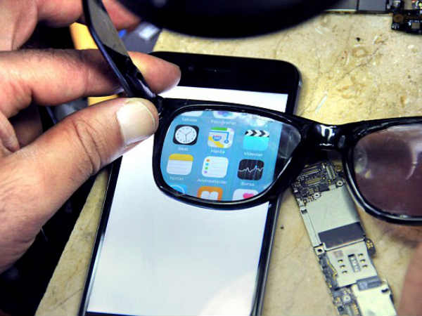 Why This 'Ghost Phone' should be your next smartphone! - Gizbot News