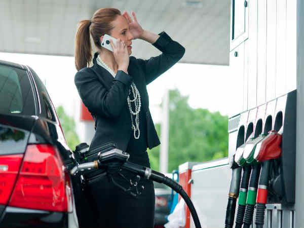 FACT OR MYTH: Here's Why You Can't Use A Smartphone in a Petrol/Gas ...