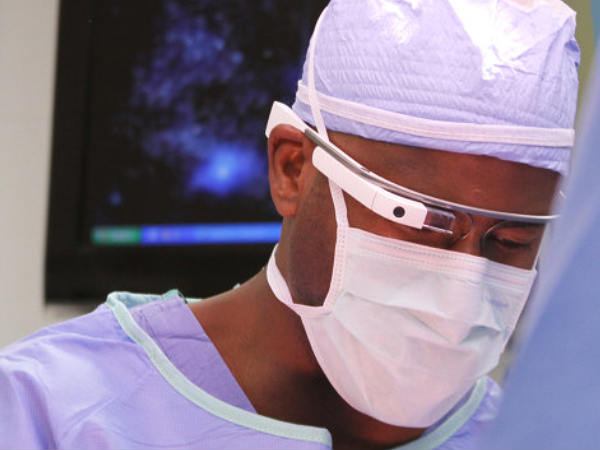 Google Glass now helping doctors during emergency - Gizbot News