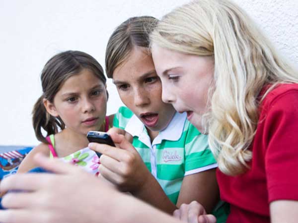 8 Things Indian Parents and Kids Should Know About Snapchat - Gizbot News