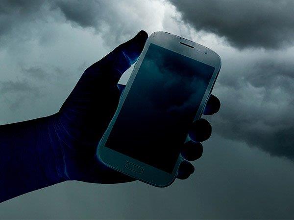 Cyclone Vardah: Downloading These Free Apps Can Protect You From the ...