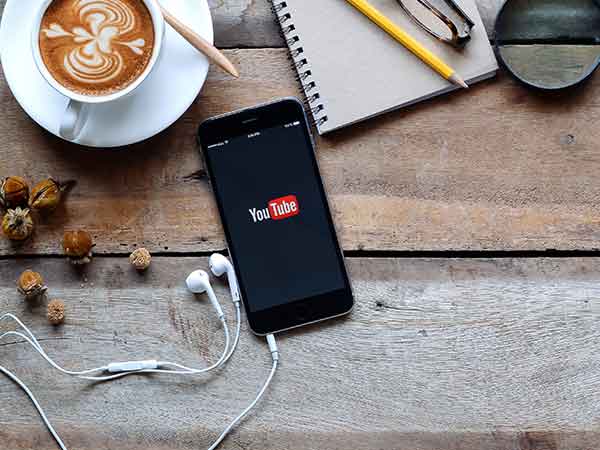 A Simple Trick to Play YouTube Audio in Background on iOS - Gizbot News