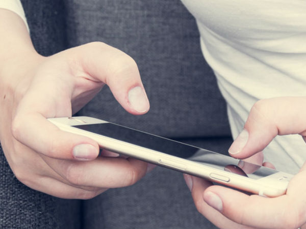 10 health risks caused due to prolonged smartphone use - Gizbot News