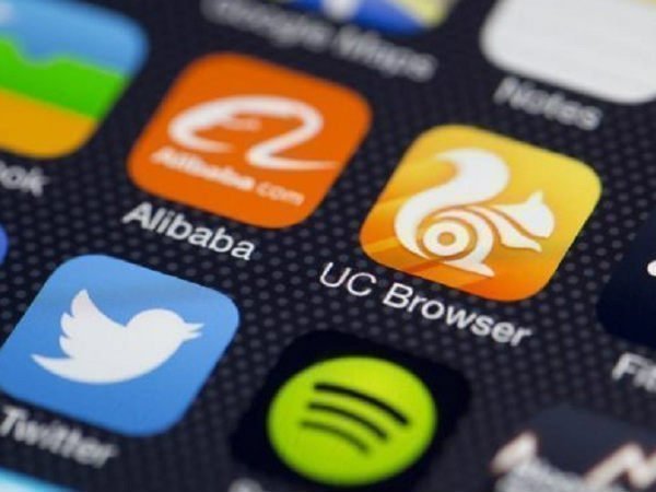 UC Browser returns to Google Play Store after a week - Gizbot News