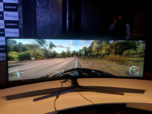Samsung 49-inch ultrawide Curved QLED Monitor First Impressions ...