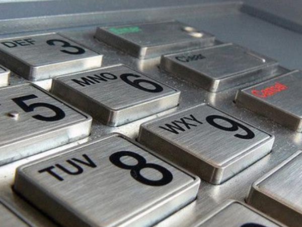 10 ways hackers steal money from your Debit/Credit card - Gizbot News