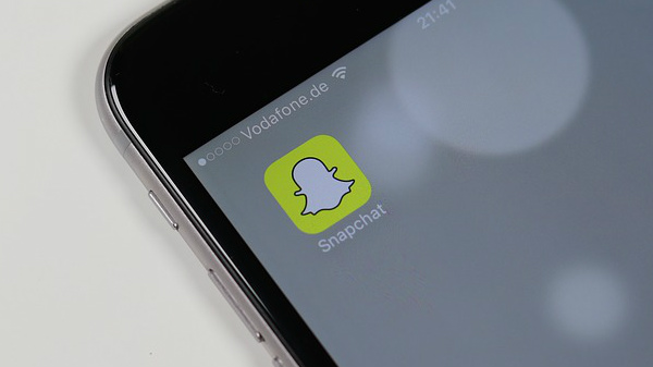 Here's how you downgrade to the older and better version of Snapchat ...