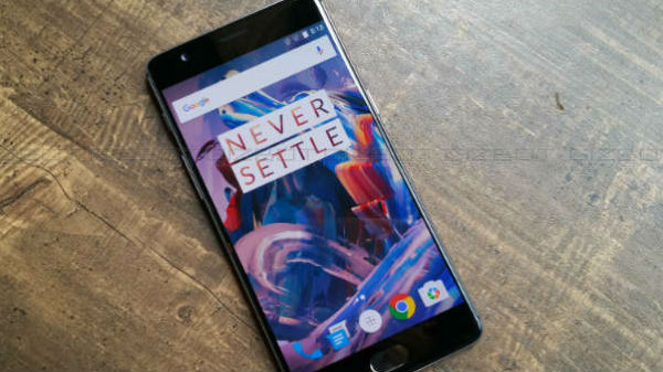 OnePlus 3 and OnePlus 3T now support Face Unlock - Gizbot News