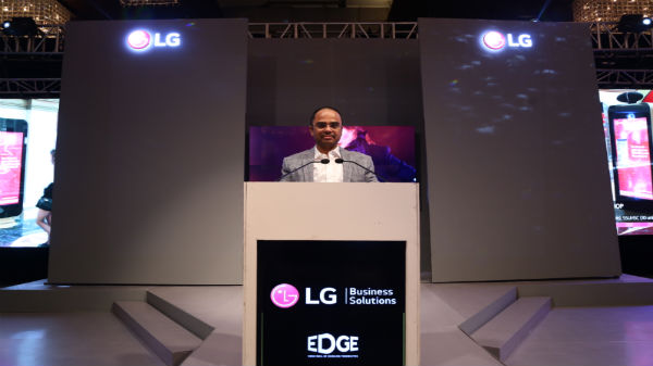 LG launches 0.44mm bezel video wall - Gizbot News