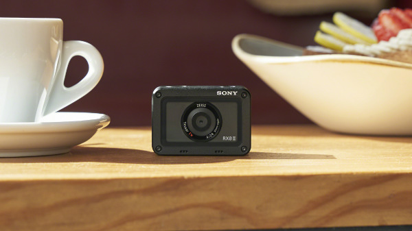 Sony RX0 II is the world's smallest and lightest premium compact camera ...