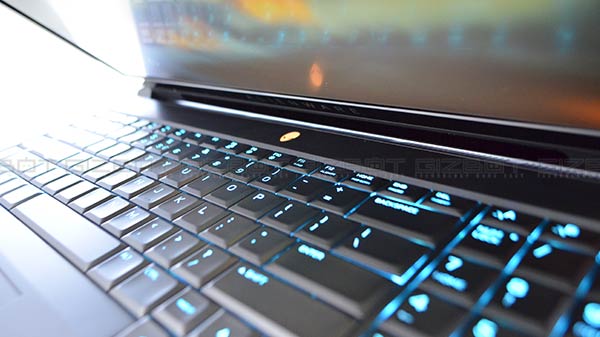 Alienware Area-51m review: Desktop level performance on laptop - Gizbot ...