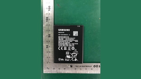 Samsung Working On Removable Battery Smartphone: Report - Gizbot News
