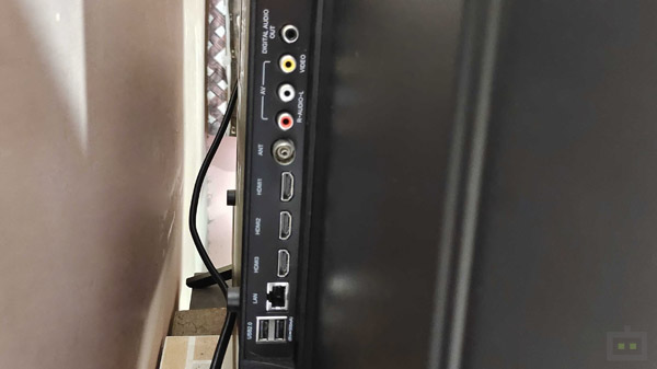 Realme 32-Inch FHD Smart TV First Impressions: Meets All The Standards ...