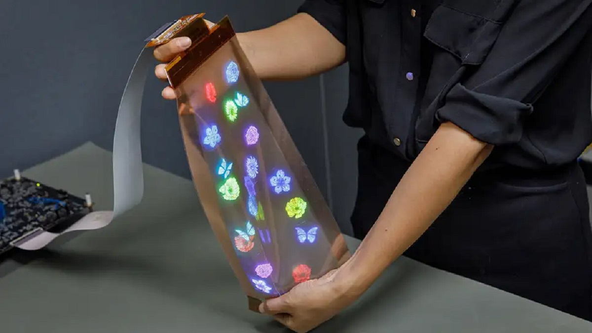 LG Showcases Shatterproof Stretchable Display: Rollable Smartphones ...