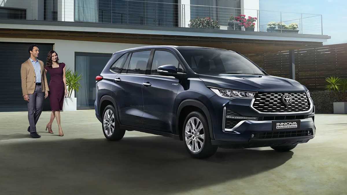 Toyota Innova Hycross Hybrid With 21.1kmp/l Debuts In India: Better ...
