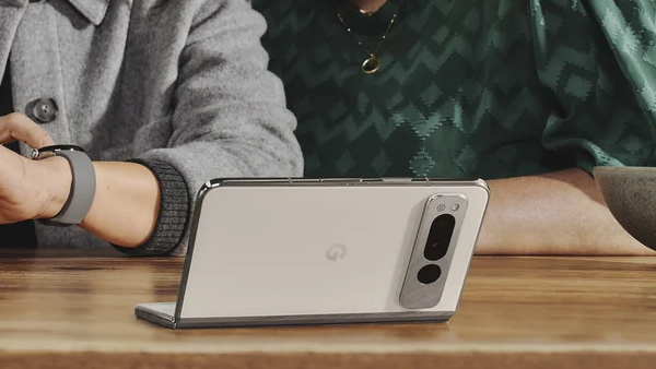 A Pixel Fold Died and the Bezels May Be the Culprit Here - Gizbot News