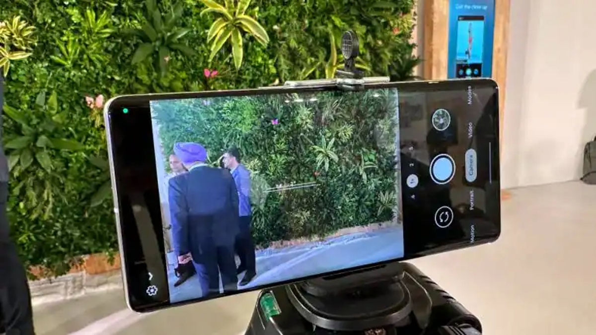 Google Pixel 8 series camera app to get major UI overhaul: Report ...