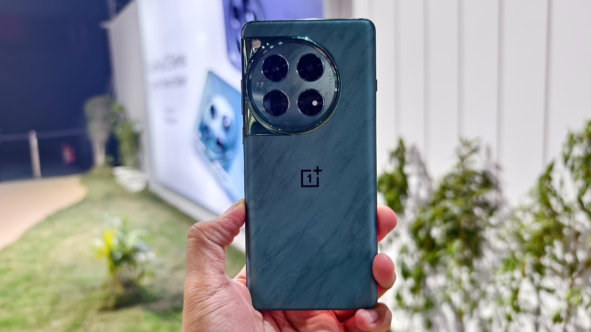 OnePlus 12 Review (3 Months In): Nailing the Flagship Fundamentals! - Gizbot Reviews