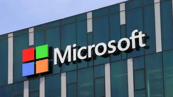 Microsoft Outage Worldwide: Users Face Blue Screen Of Death, Chaos ...