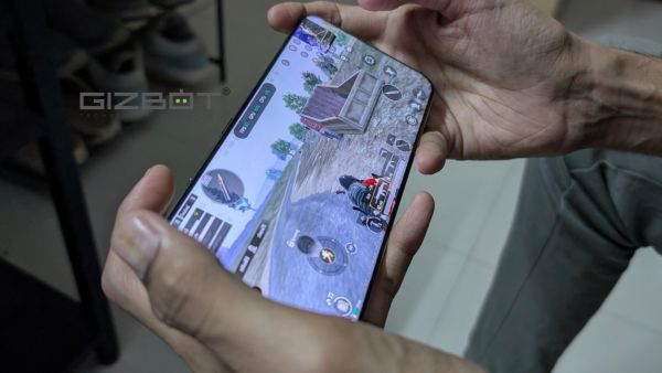 Realme P3 Ultra First Impressions: This Glow-in-the-Dark Phone Means ...