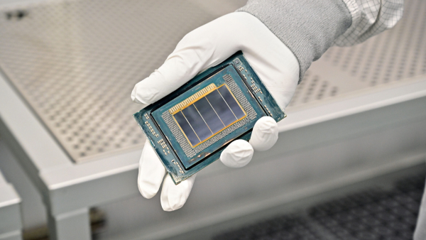 Intel Unveils Panther Lake Core Ultra and Xeon 6 Processors: First AI ...