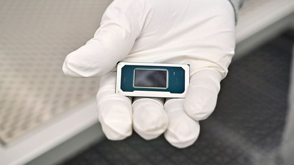 Intel Unveils Panther Lake Core Ultra and Xeon 6 Processors: First AI ...