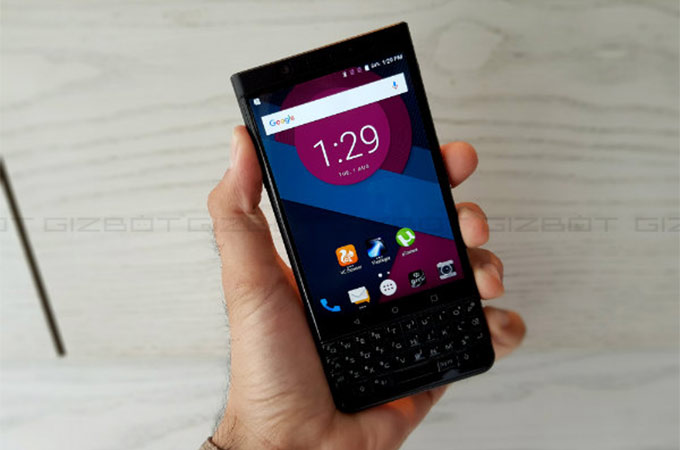 In Pics: BlackBerry KEYone First Impressions - Gizbot