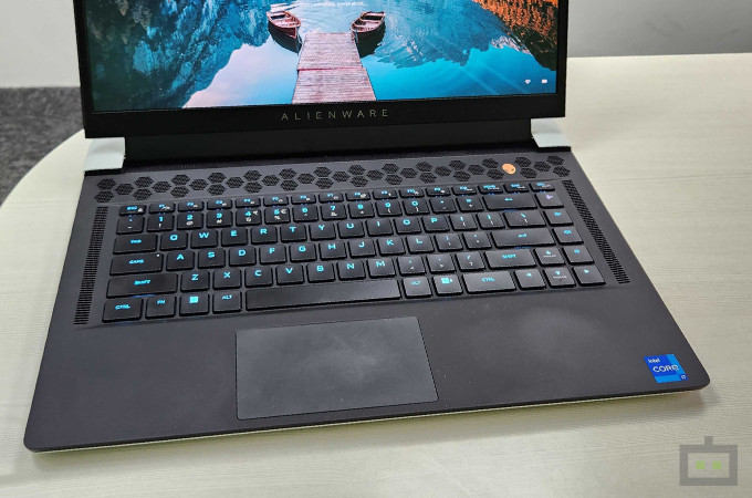 In Pics: Alienware x15 R2 Review - Gizbot