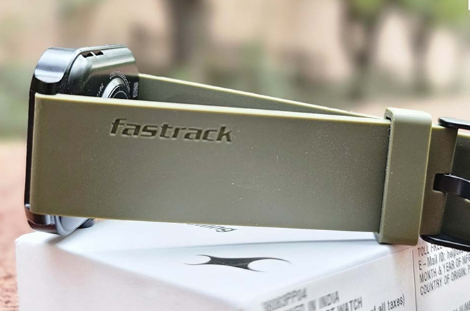 In Pics: Fastrack Revoltt FS1 - Gizbot