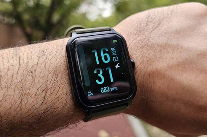 In Pics: Fastrack Revoltt FS1 - Gizbot