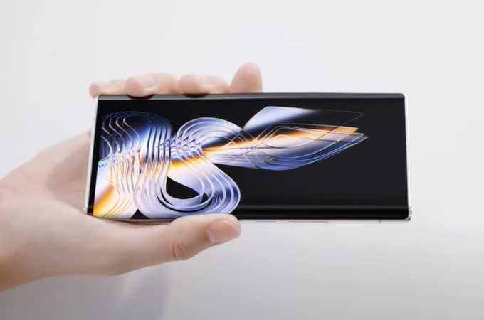 In Pics: Tecno Showcases Phantom Ultimate 2 Tri Fold Concept Phone at ...