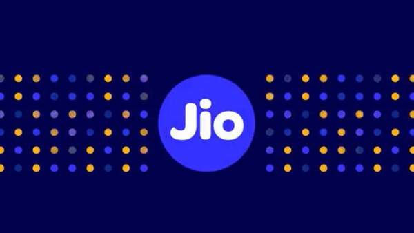 அம்பானிக்கு கும்பிடு.. வெறும் ரூ.895 போதும்.. 336 நாட்கள் வேலிடிட்டி.. 2GB டேட்டா.. அன்லிமிடெட் ...