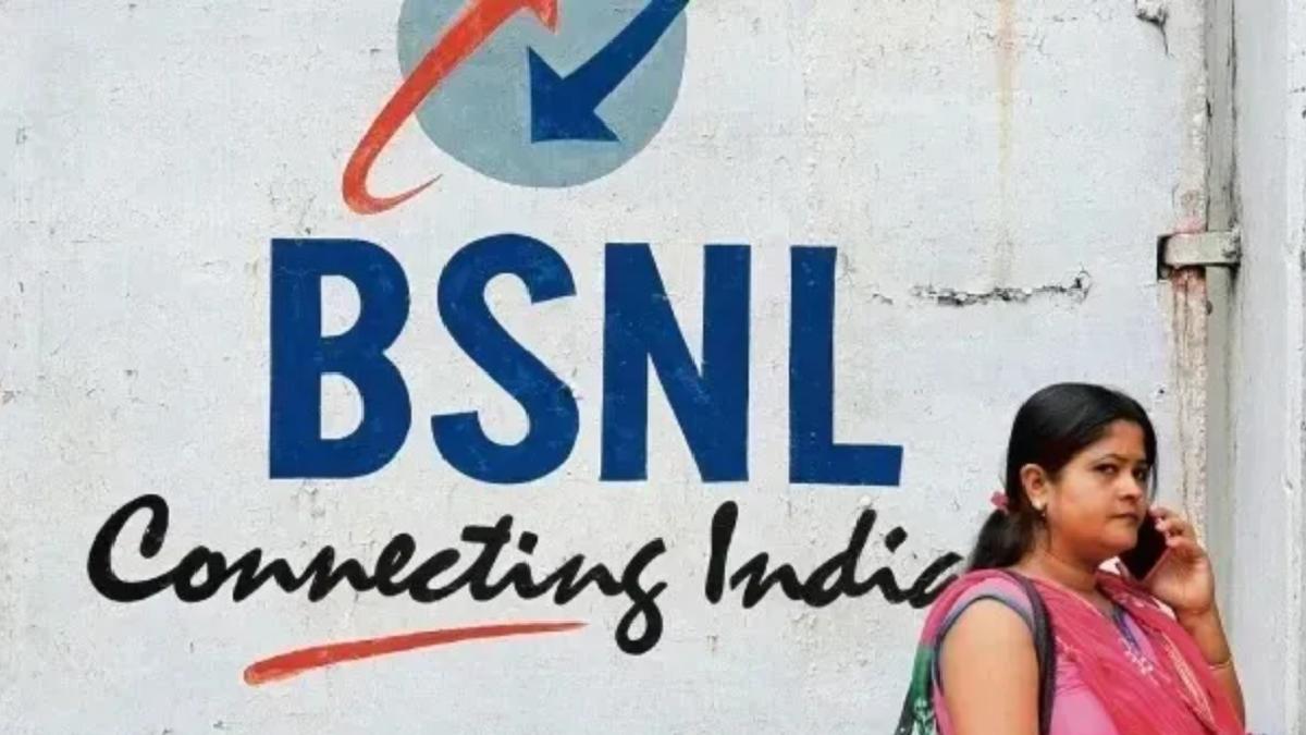 BSNL போட்டப்போடு.. மாதாந்திரம் ரூ.79 போதும்.. 300 நாட்கள் வேலிடிட்டி.. அன்லிமிடெட் கால்ஸ்.. 2 ...