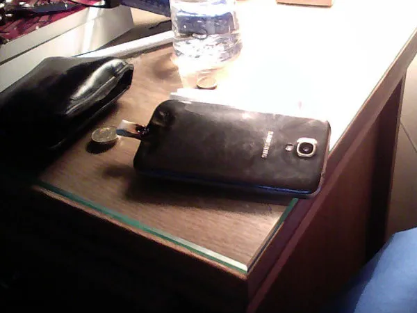 Samsung Galaxy S4 Reportedly Catches Fire While Charging: Original ...